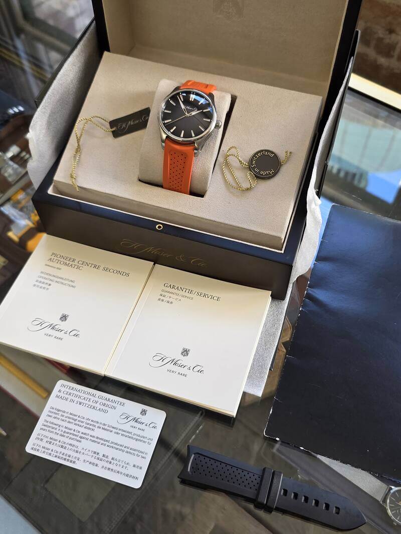 H Moser & Cie Pioneer Centre Seconds Blue Fume Dial - Watch Connect